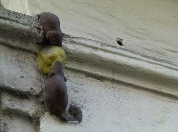 Cabbie’s Curios: London’s Smallest Statue | View from the Mirror